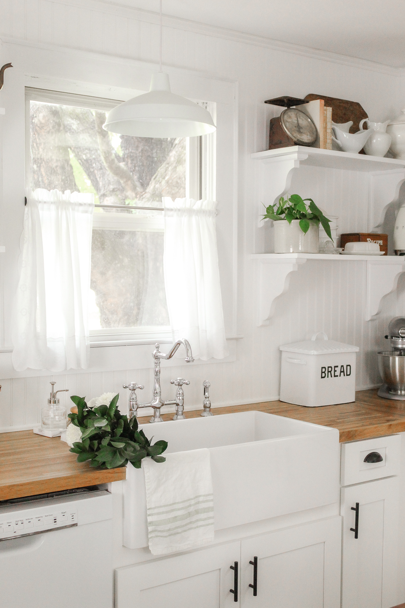 Vintage Inspired Cottage Kitchen Reveal - The Homestyle Cottage